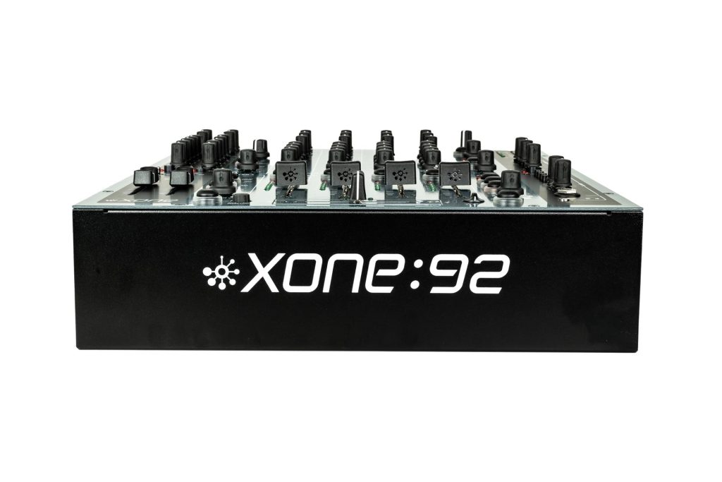 Allen & Heath XONE:92 mk2 | ロングセラーミキサー「Xone:92」をアップデートした4+2 チャンネル アナログDJ ミキサー | Digiland（デジランド）