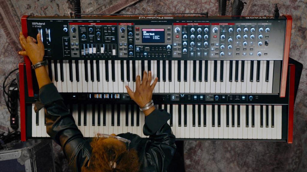 ROLAND V-STAGE 76 / 88 | 4つの専用サウンドエンジンと操作でステージ演奏を進化させる究極のステージキーボード ...