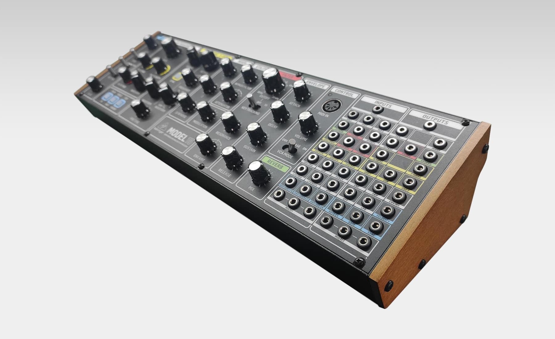 Behringer ” The Model 15 ” | Moog「Model 15」の回路をベースにしたセミモジュラーシンセサイザー – Digiland（デジランド）