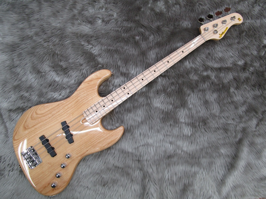 Moon (Bass) – ギタセレ（Guitar Selection）