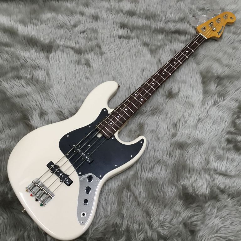 Moon (Bass) – ギタセレ（Guitar Selection）