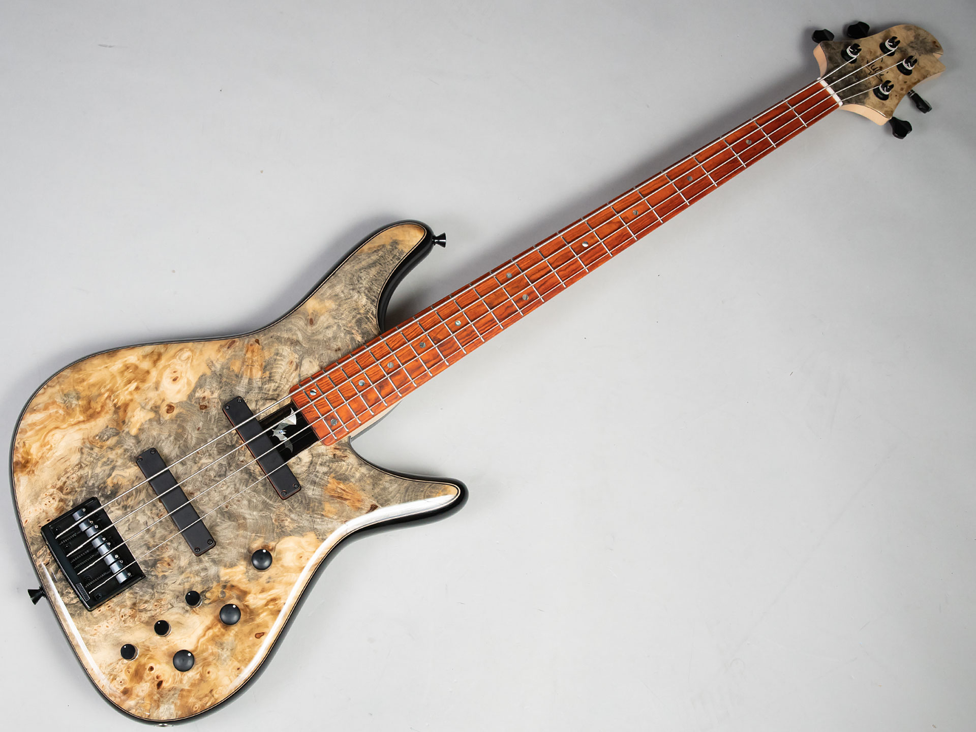 Sugi (Bass) – ギタセレ（Guitar Selection）